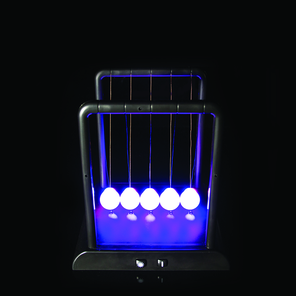 Illuminating Newtons Cradle